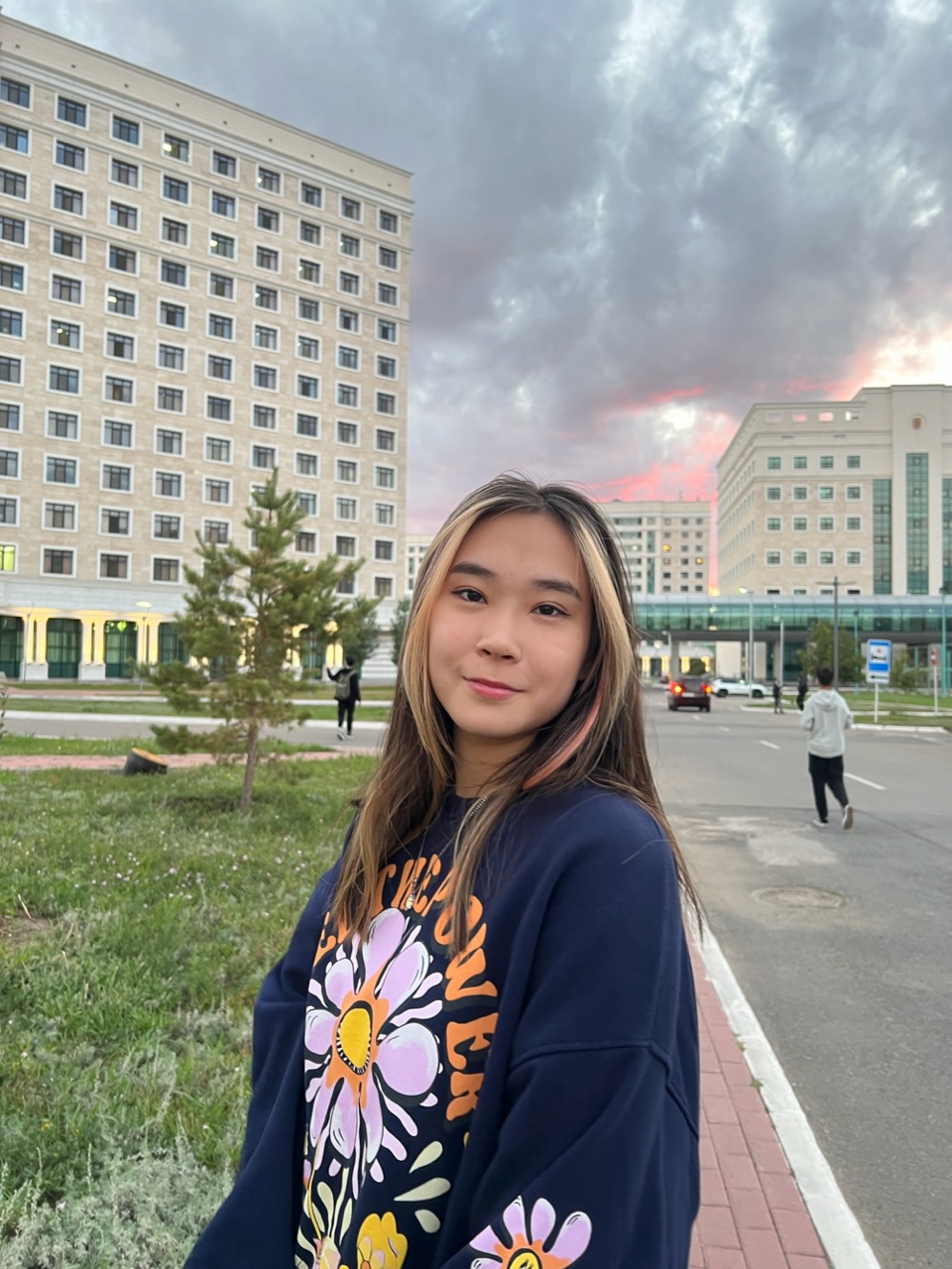 Репетитор Раушанова Меруерт - Математика, Английский язык - Буки